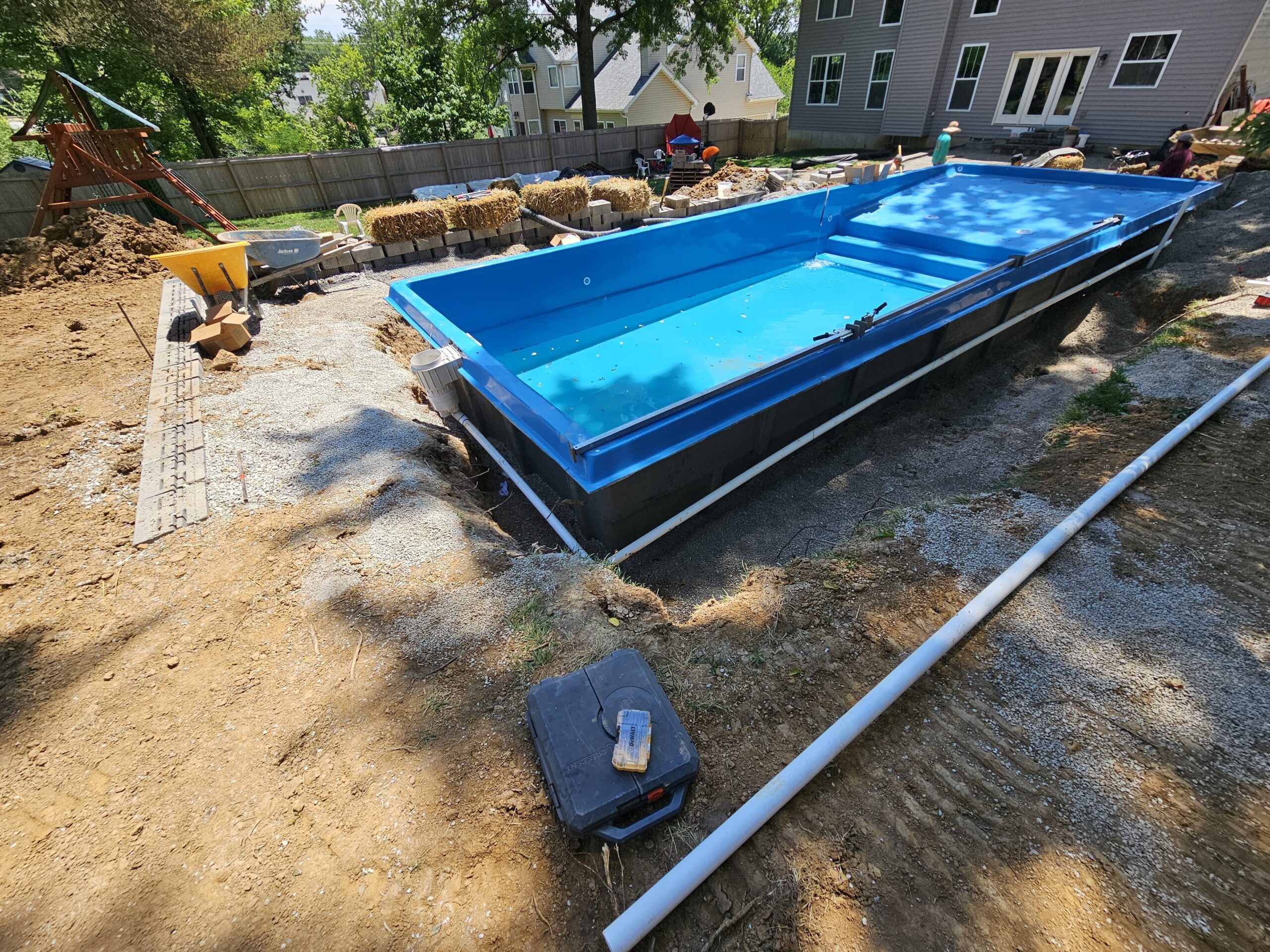 POOL CONSTRUCTION 101 - FIBERGLASS POOLS - Meramec Pools and Outdoors